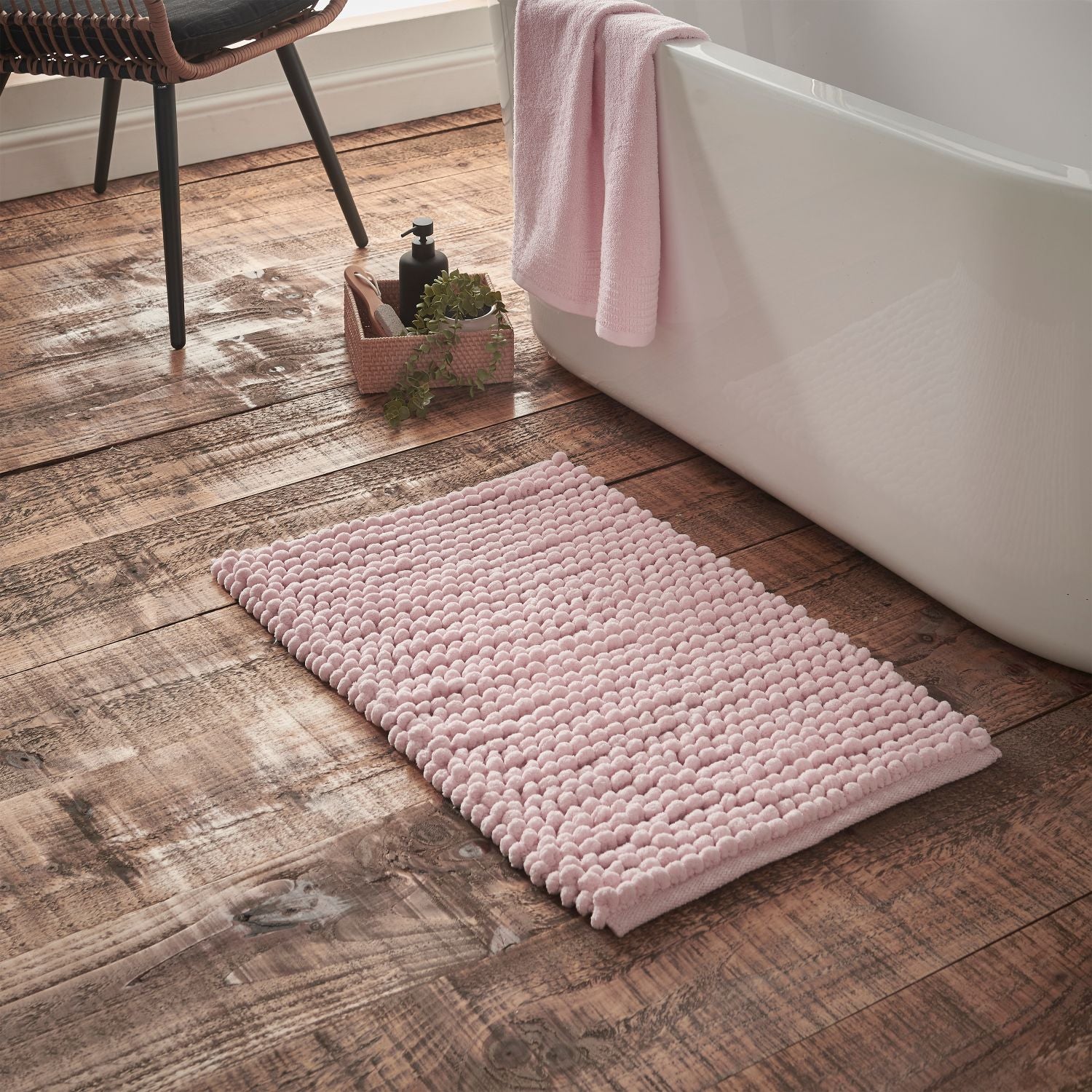 Bianca Aspen Pink Bobble Bath Mat – Julian Charles Home