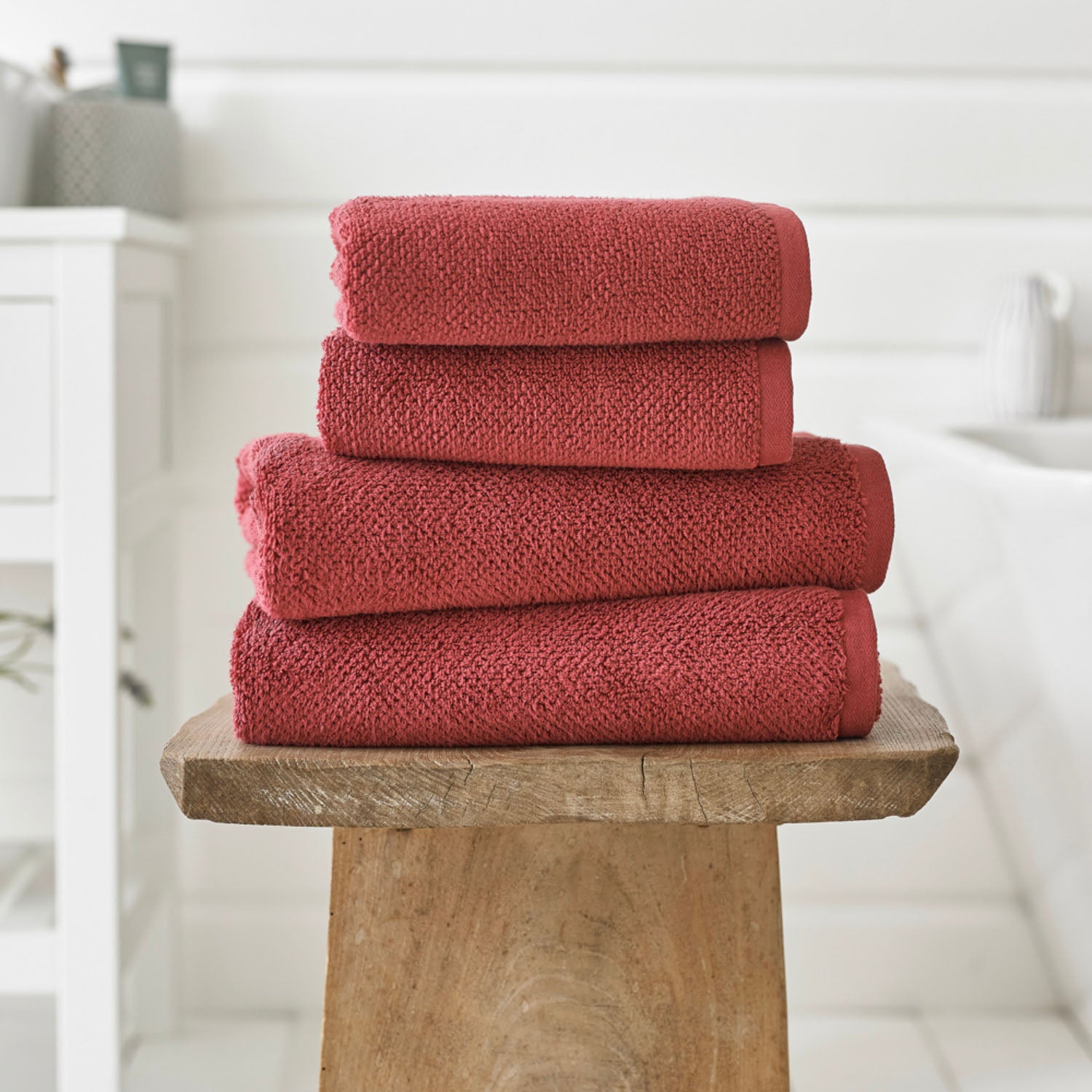Deyongs Raspberry Romeo Quik Dri Cotton Towels – Julian Charles Home