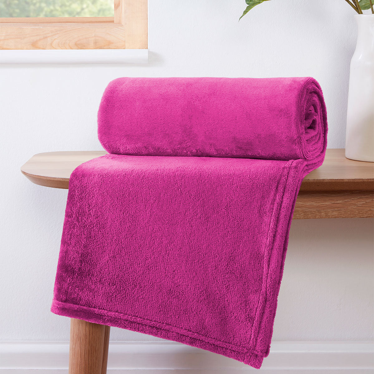 Luxor Pink Fleece Throw (120cm x 150cm) – Julian Charles Home