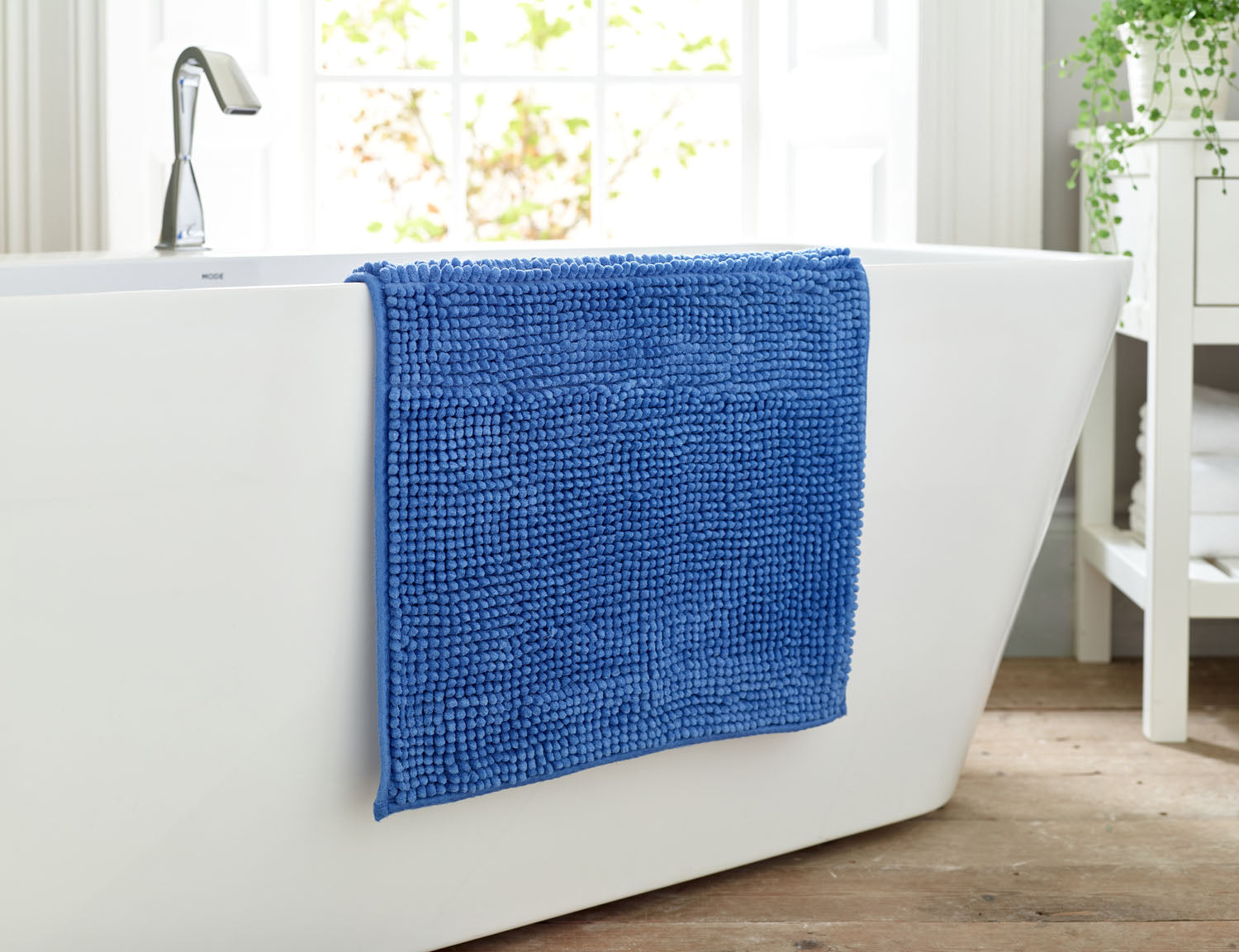 Lobster Creek Royal Blue Kaleidoscope Noodle Bath Mat – Julian Charles Home