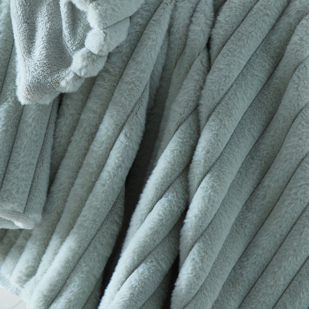 Morritz Green Faux Fur Throw (130cm x 180cm) – Julian Charles Home