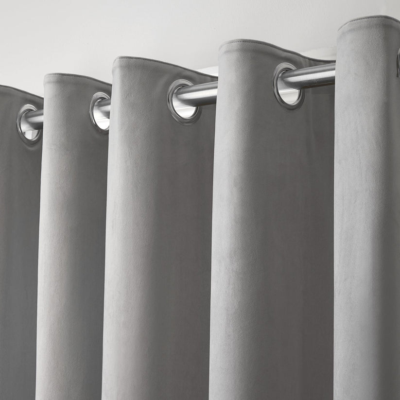 Montrose Silver Grey Velvet Blackout Thermal Coated Eyelet Curtains ...
